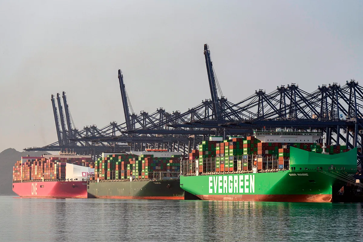 La producción industrial china se modera hasta el 5,7% en julio | Economía