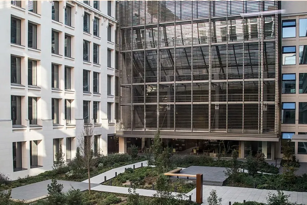 IBA Capital se une a Batipart y Covéa para comprar la sede de Amazon en ...