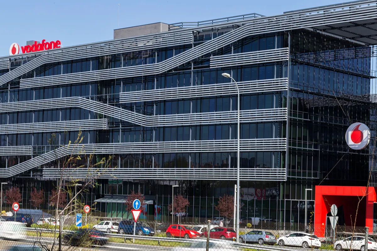 Vodafone España pierde 82 millones en su primer ejercicio tras la ...