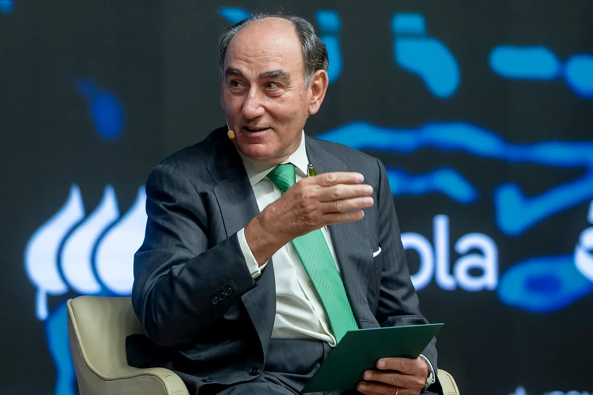 Juniperanne only fans a brief kiss and a hug before on to