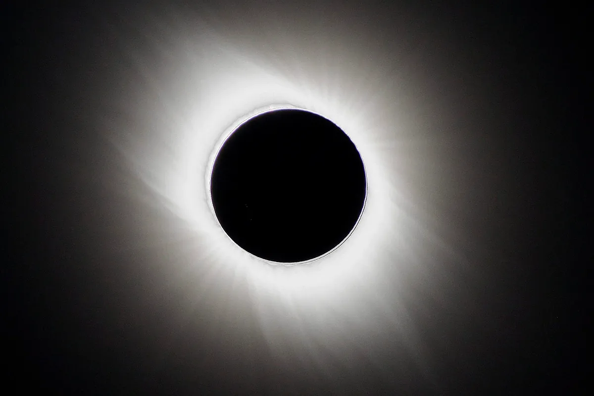 Los eclipses de Sol y Luna que pueden verse en marzo desde España ...