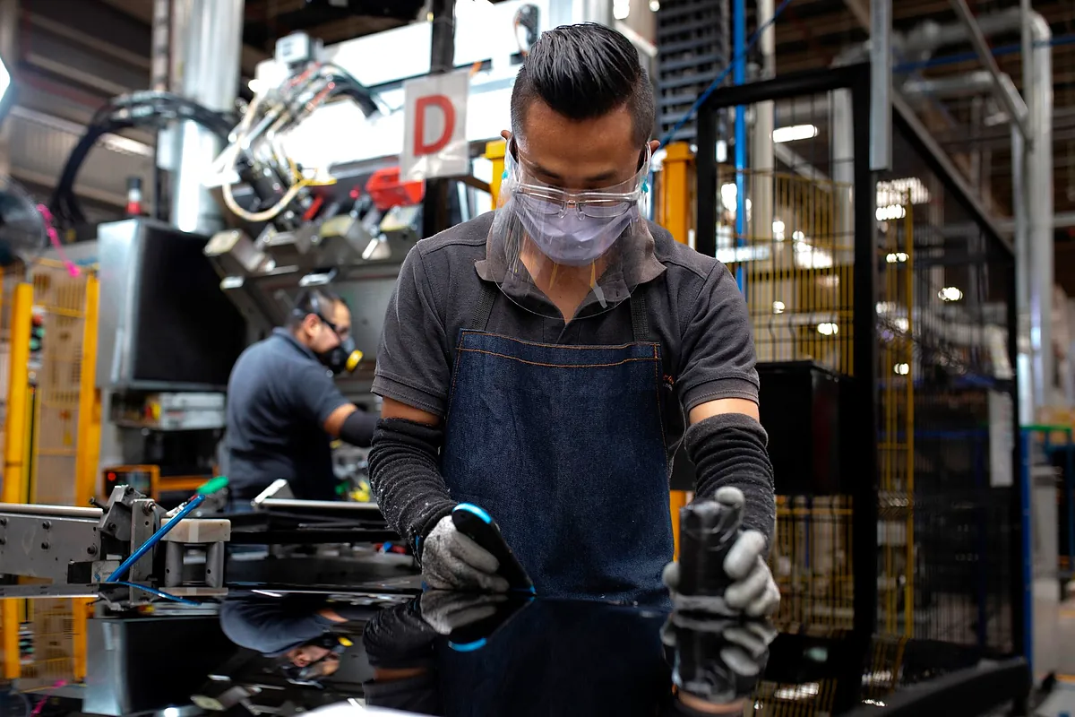 CIE se lanza una auto-opa bajo el modelo Naturgy para dar mayor ...